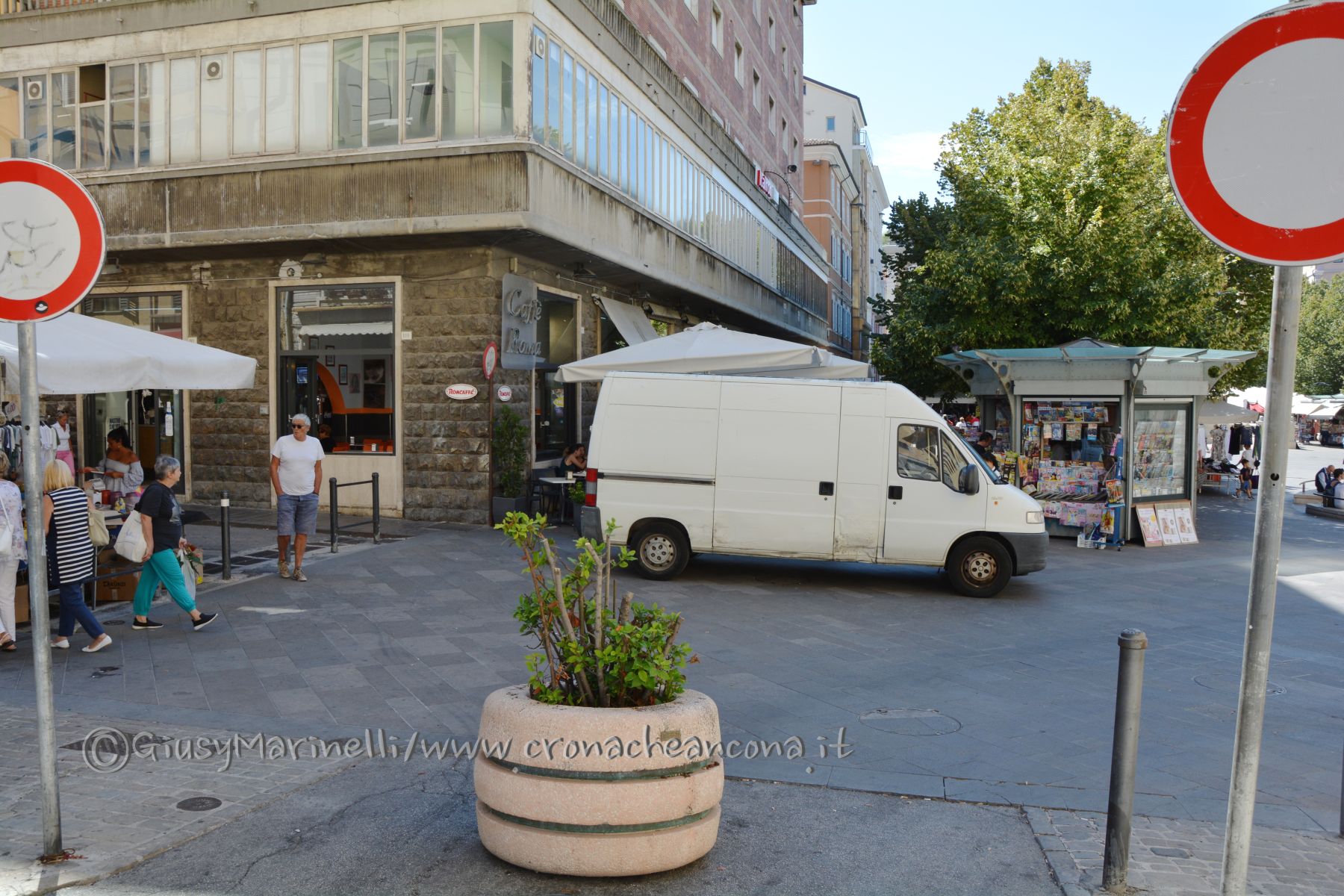 Isola pedonale blindata, le fioriere non bastano Gramazio: “Mettete i ...