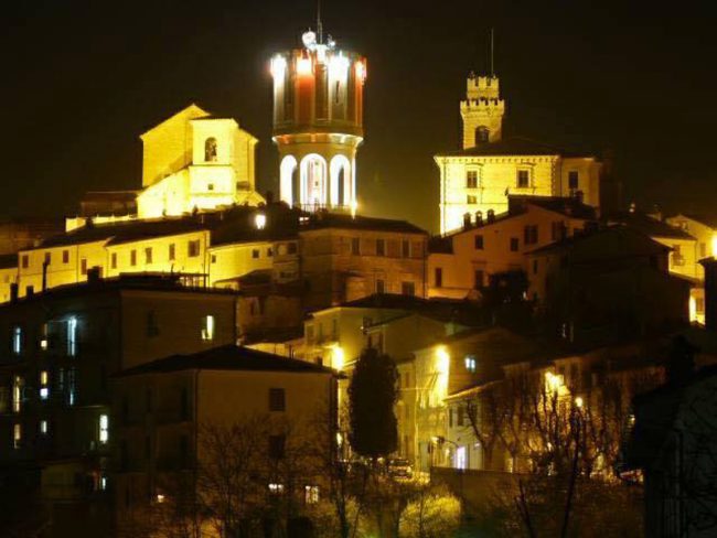 Filottrano accende il suo albero di Natale | Cronache Ancona