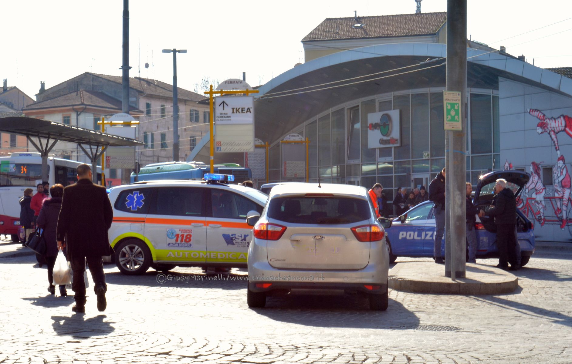 Autobus contro scooter: centauro all’ospedale | Cronache Ancona