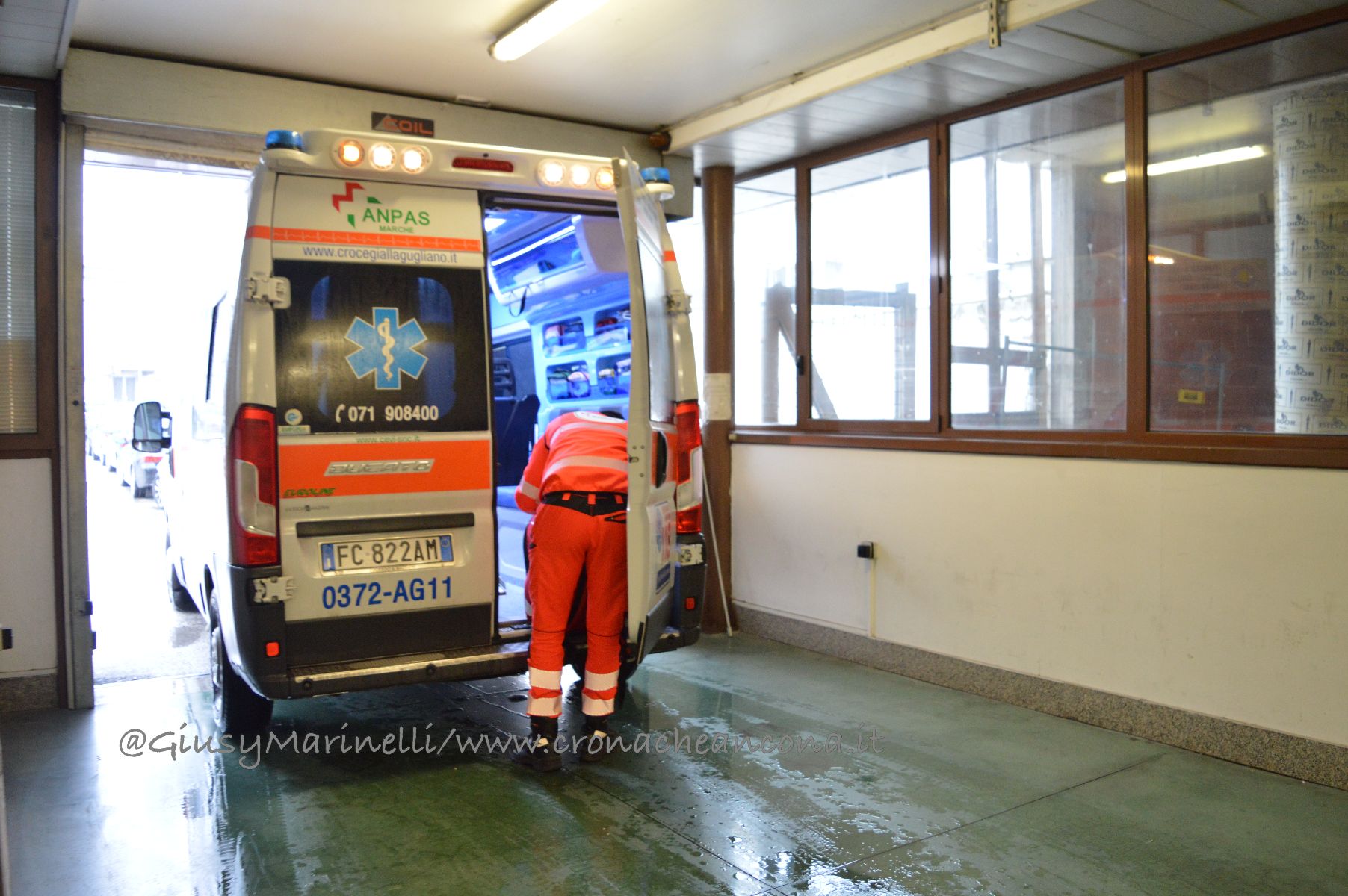 «Non mangio da giorni»: pachistano soccorso sullo stradello di ...