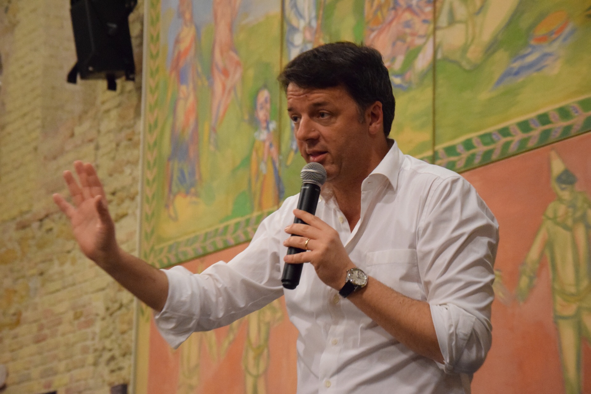Matteo Renzi show ad Ancona, applausi e selfie alla Mole per l’ex ...