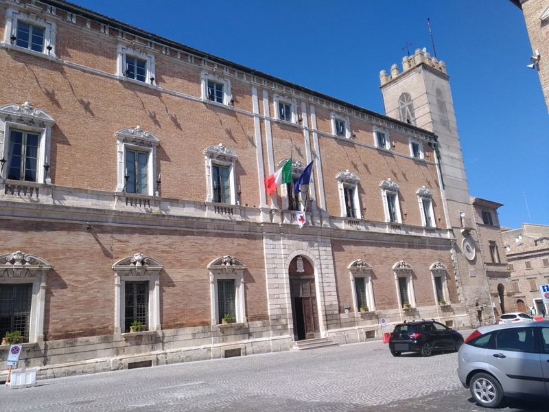 Il Comune di Osimo assumerà 17 dipendenti nel 2022 | Cronache Ancona