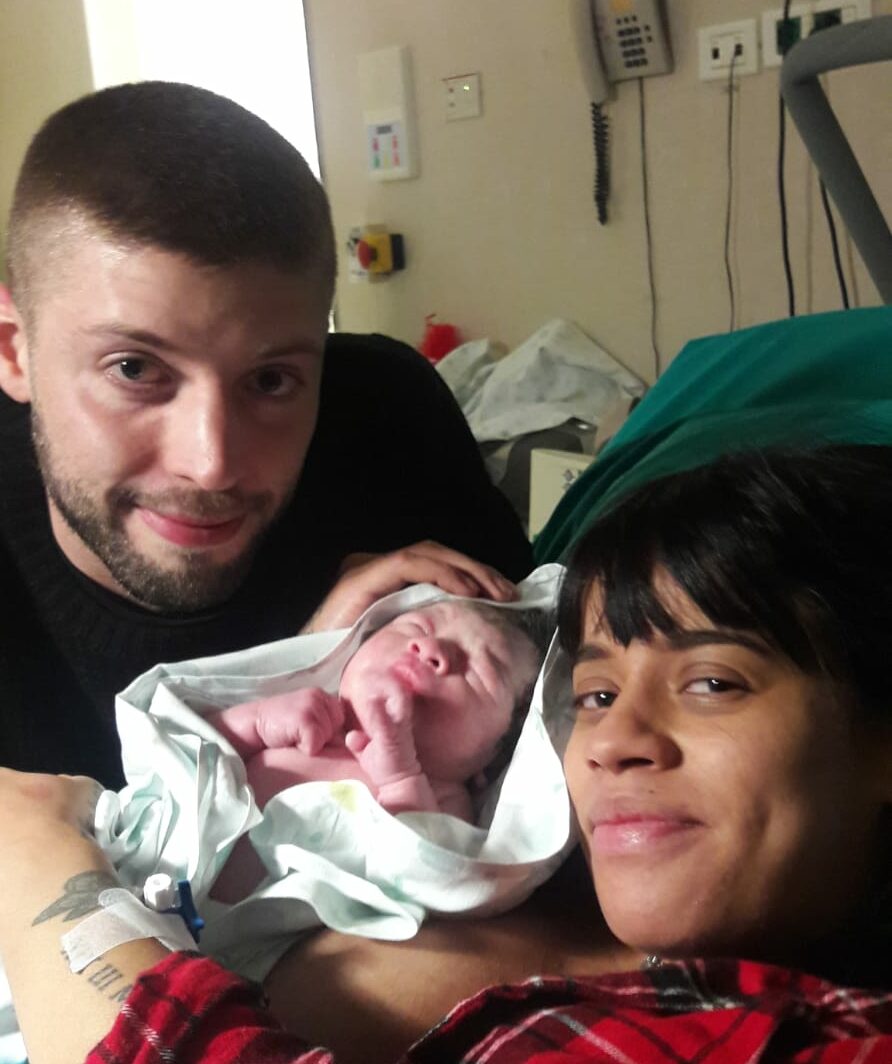 A mezzanotte e due è nata Vittoria, è la prima delle Marche | Cronache ...