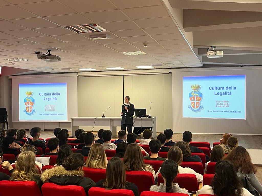 “Cultura della legalità”: l’Arma incontra gli studenti del Medi ...