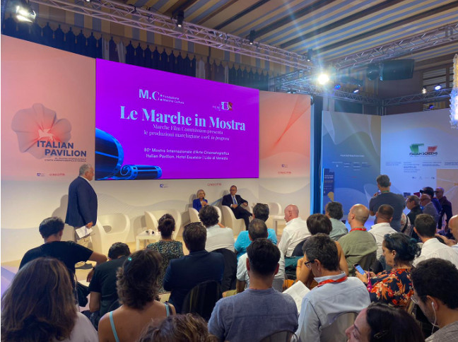 Le Marche sul red carpet di Venezia, Lucia Mascino e una storia d’amore ...