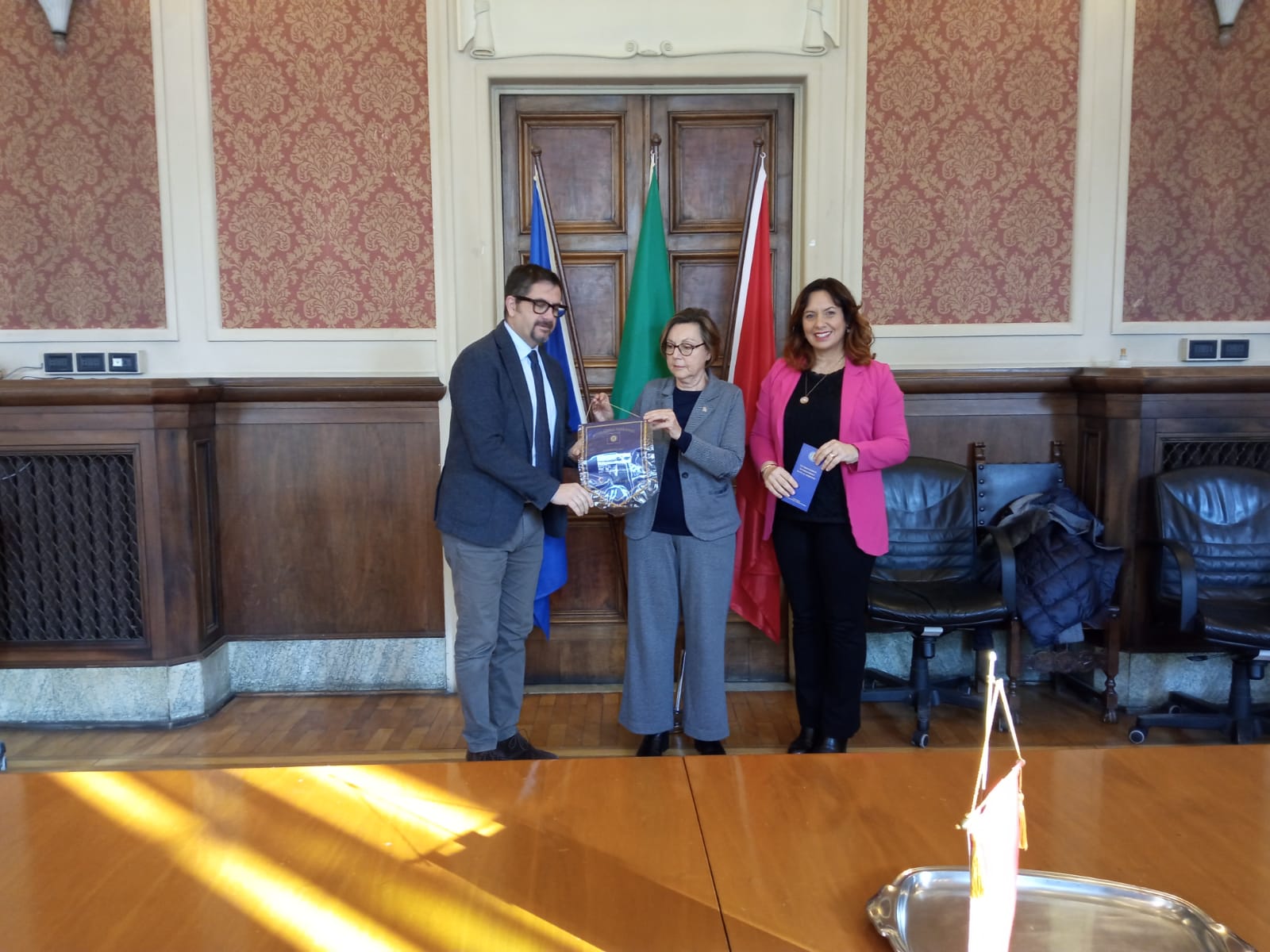 Esposta a Palazzo del Popolo la bandiera del centenario dell ...