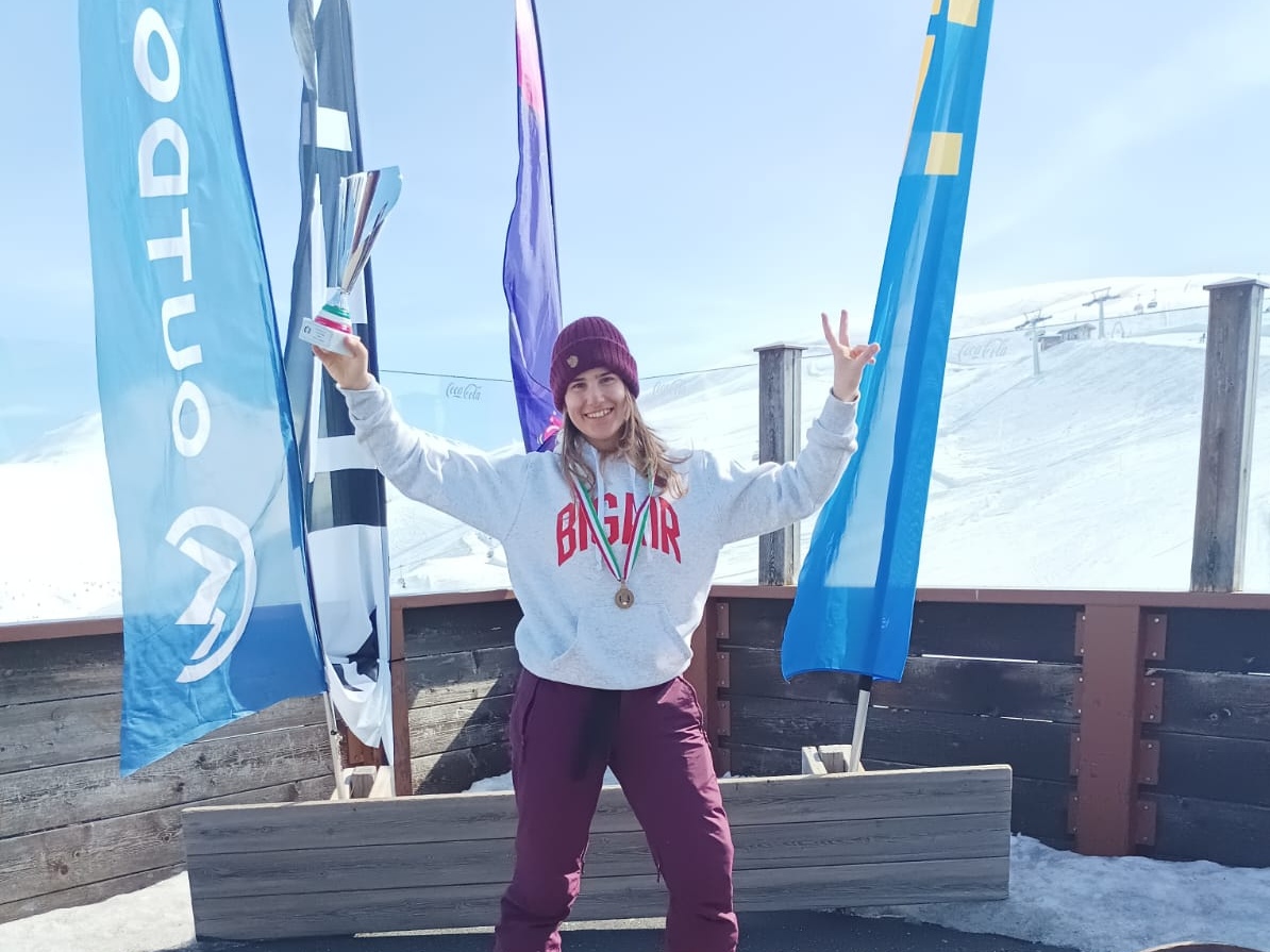 Viola vola sempre più in alto: podio nazionale nello sci freestyle «Un ...
