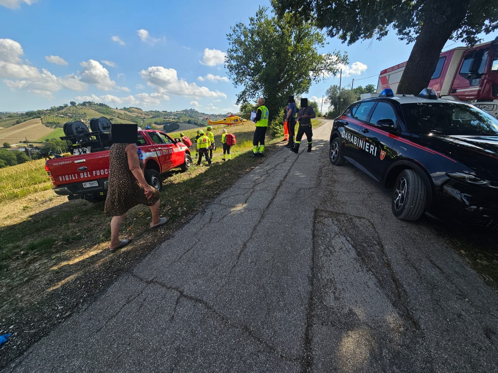 Gamba incastrata sotto al trattore, atterra l’eliambulanza | Cronache ...