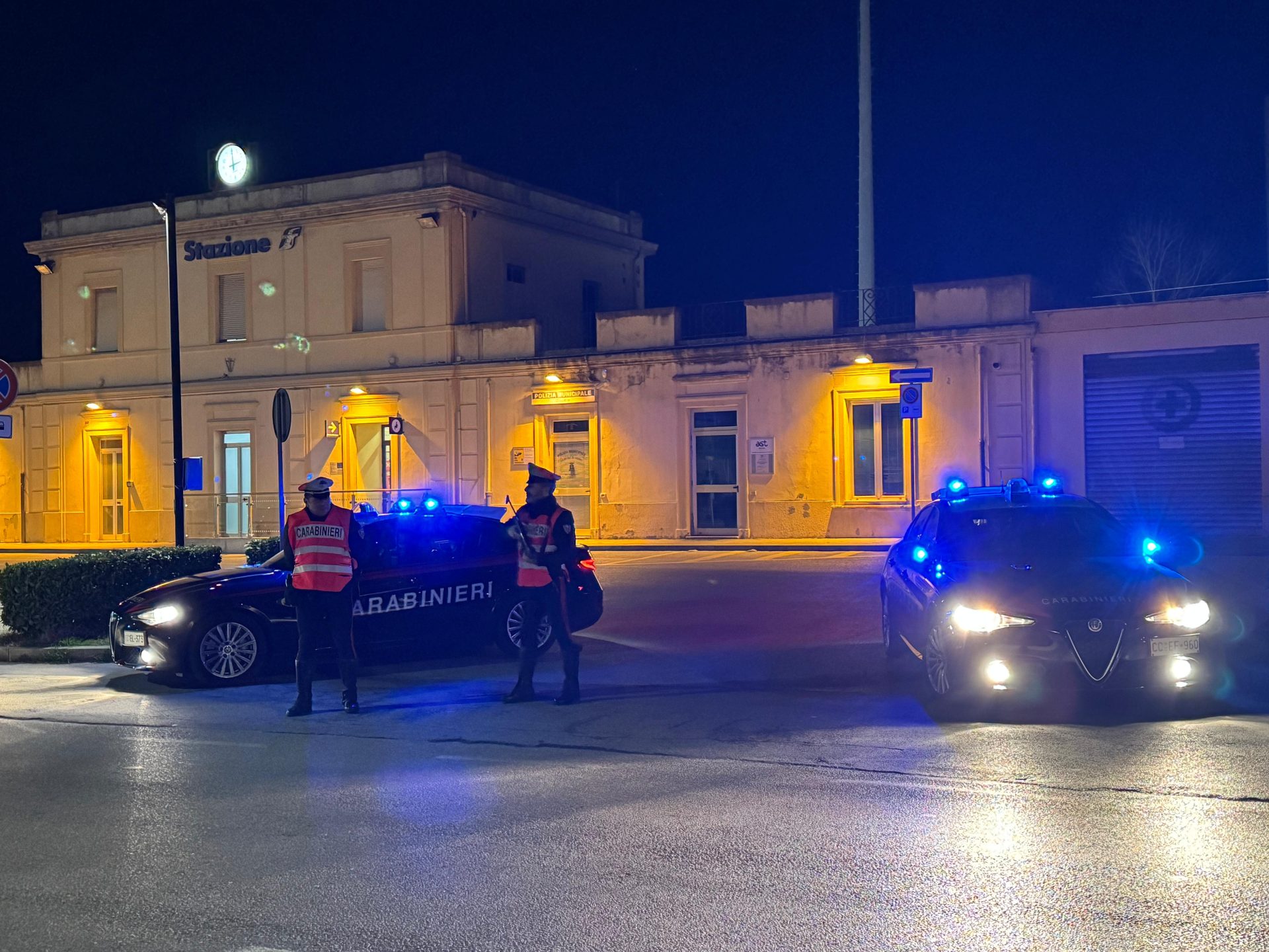 Ubriaco nella notte di Natale, crea caos all’interno di un bar ...